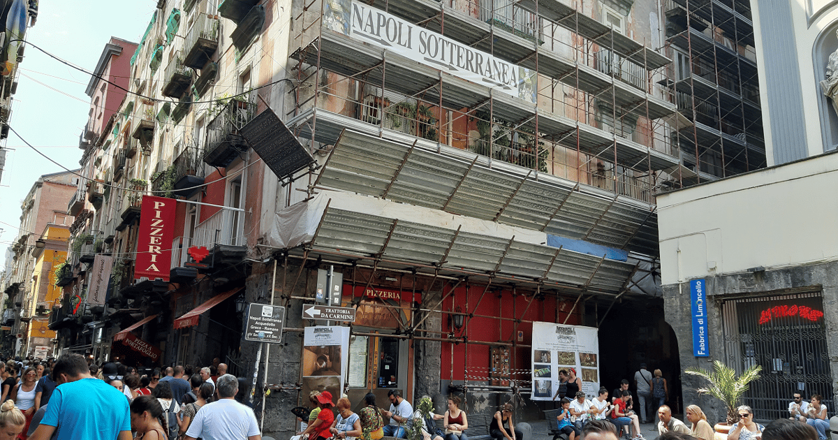 Neapel: Stadtrundgang durch das Zentrum mit U-Bahn-Eingang | GetYourGuide