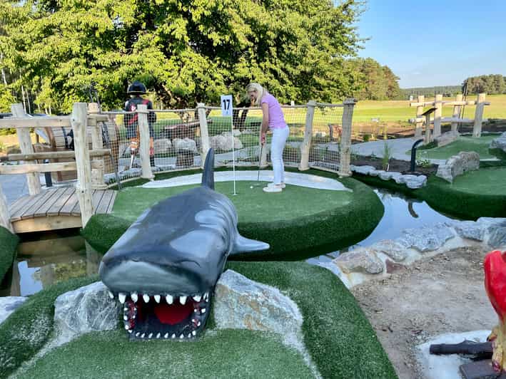 Berlin: Pirate´s Island Adventure Mini Golf Ticket | GetYourGuide