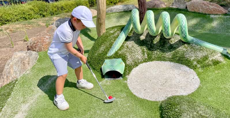 Berlin: Pirate´s Island Adventure Mini Golf Ticket | GetYourGuide