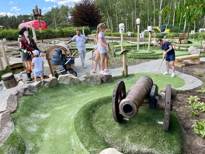 Berlin: Pirate´s Island Adventure Mini Golf Ticket | GetYourGuide