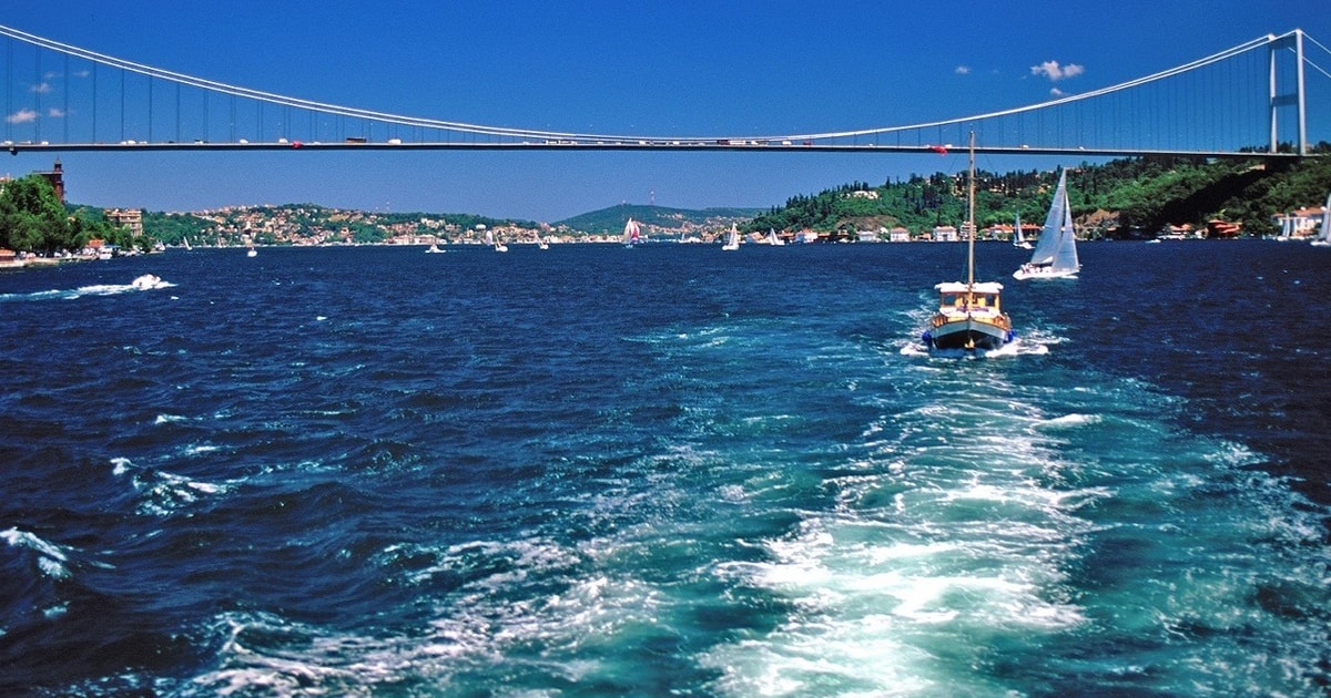 Estambul: Excursión por el Bósforo y el Cuerno de Oro | GetYourGuide