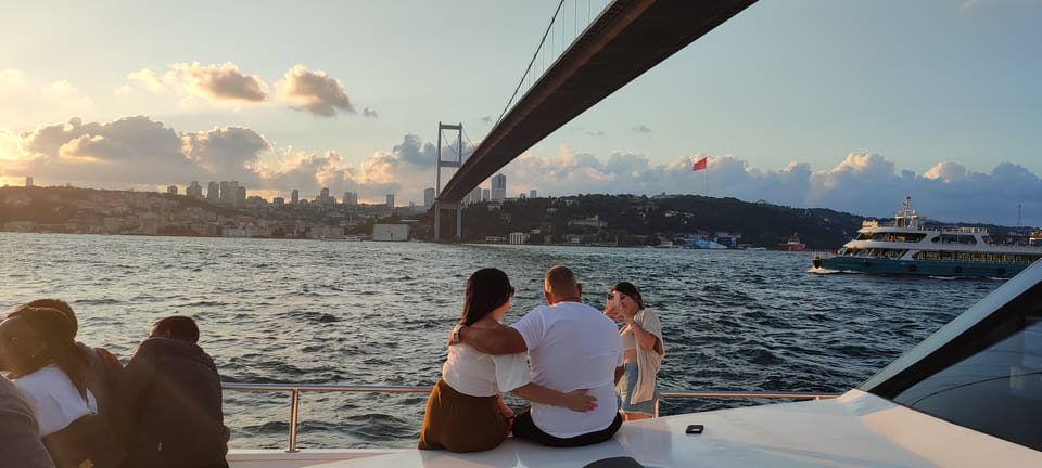 Istanbul: Bosphorus Sunset Cruise with Live Guide and Drinks | GetYourGuide