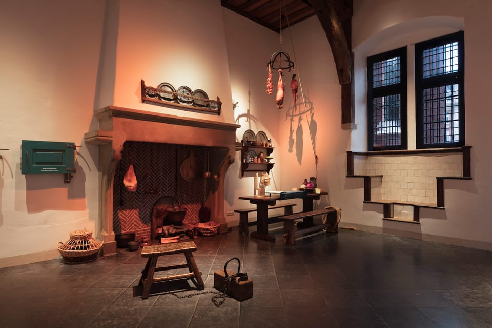 The Hague: Prison Gate Museum | GetYourGuide