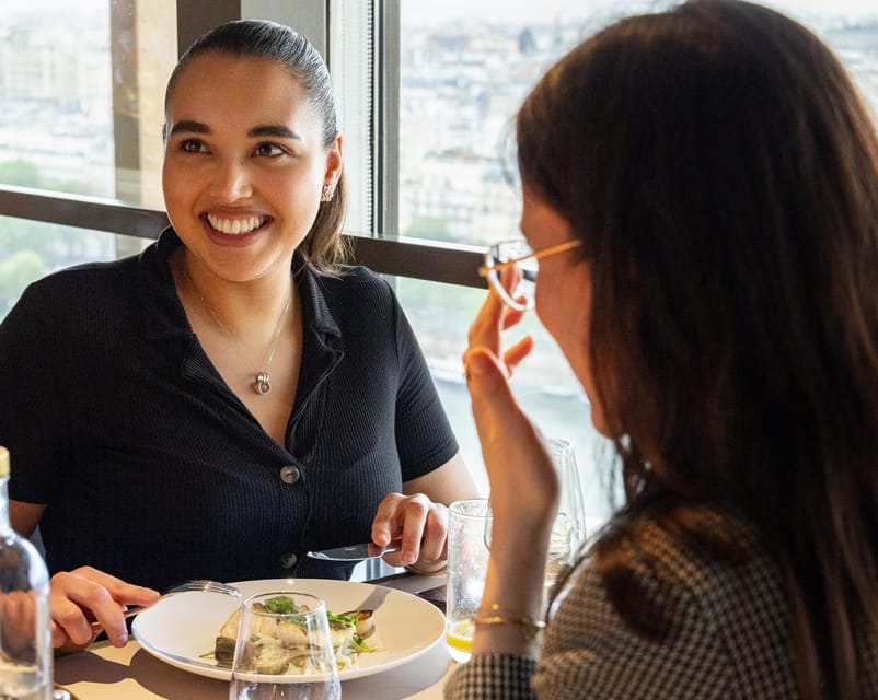Paris: Eiffeltårnets Madame Brasserie Middag kl. 18:30 | GetYourGuide