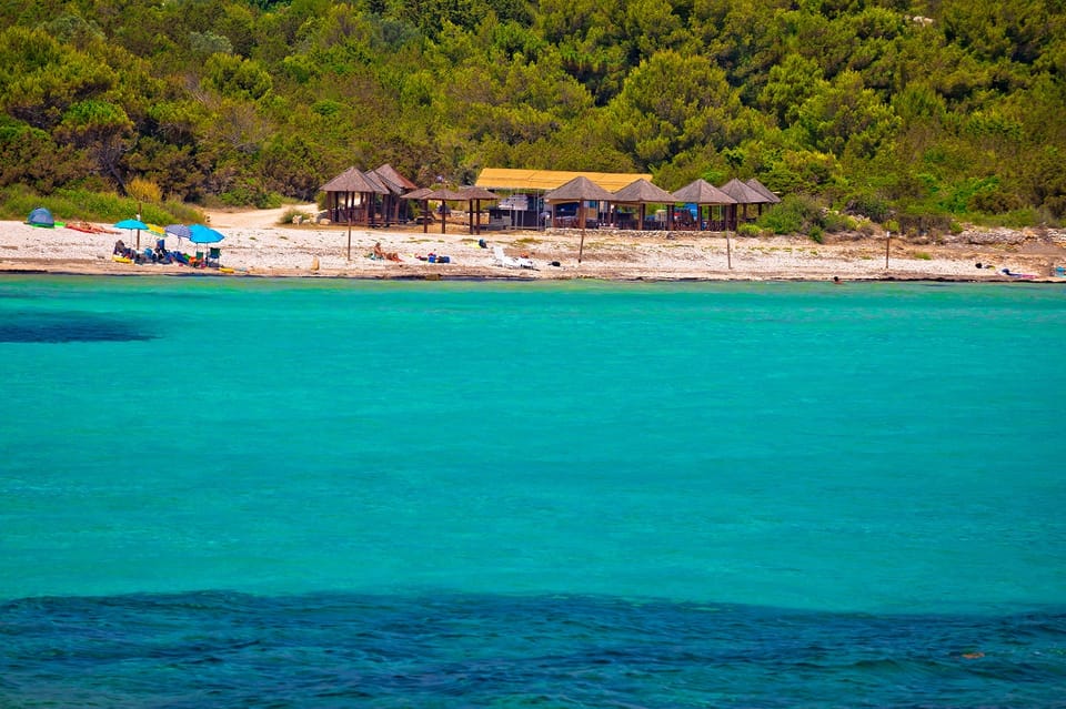 Von Zadar aus: Ganztagesausflug zum Saharun Strand mit dem Privatboot ...