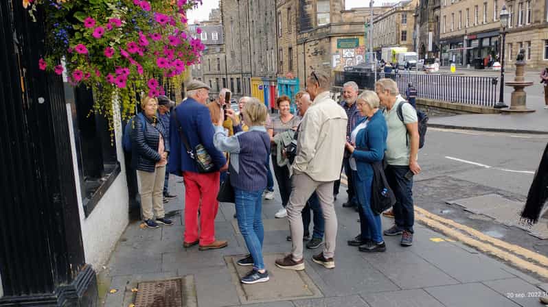 Edinburgh: City Highlights Private Guided Walking Tour | GetYourGuide