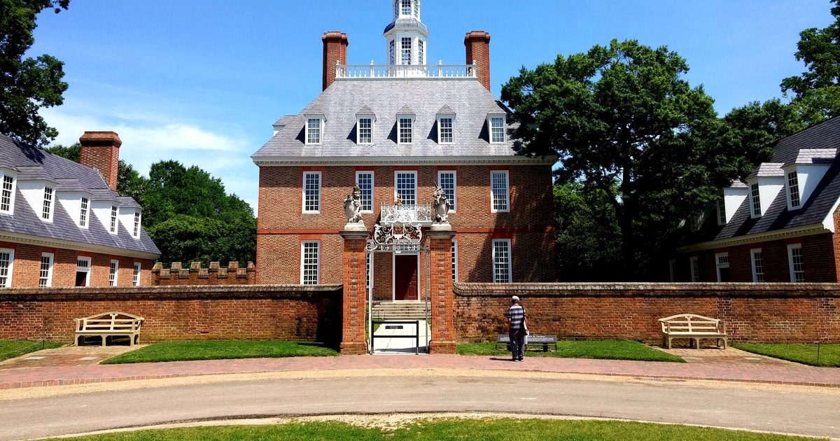 Williamsburg: Secrets of Williamsburg Walking Tour: Williamsburgs ...