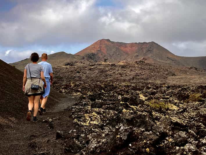 Lanzarote: tour di trekking alle eruzioni del vulcano Timanfaya ...