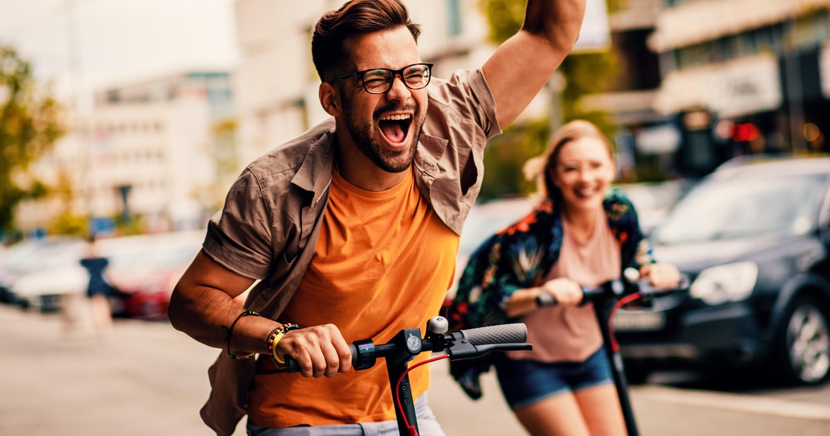 Krakow: Guidad sightseeingtur med E-scooter och matprovning | GetYourGuide