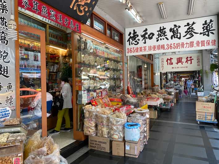 Taipei: Classic Landmarks Day Tour | GetYourGuide