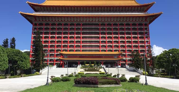 Taipei: Classic Landmarks Day Tour | GetYourGuide