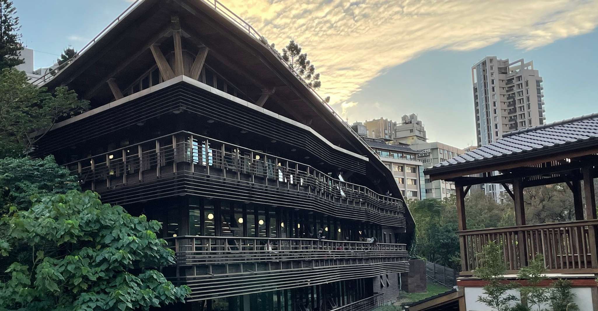 From Taipei, Beitou Hotsprings and Yangmingshan Volcano Tour | Day Trip ...