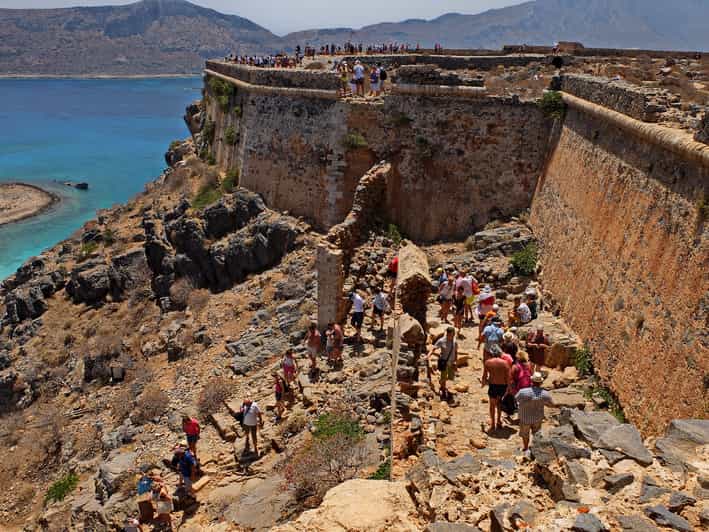Από την Κίσσαμο: Κρουαζιέρα με σκάφος στη λιμνοθάλασσα του Μπάλου και ...