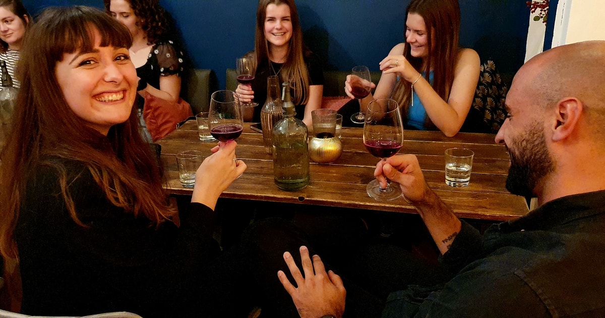 Budapest: Cata de vinos húngaros | GetYourGuide