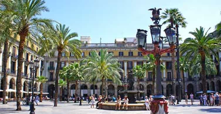Placa Reial, Barcelona - Book Tickets & Tours | GetYourGuide