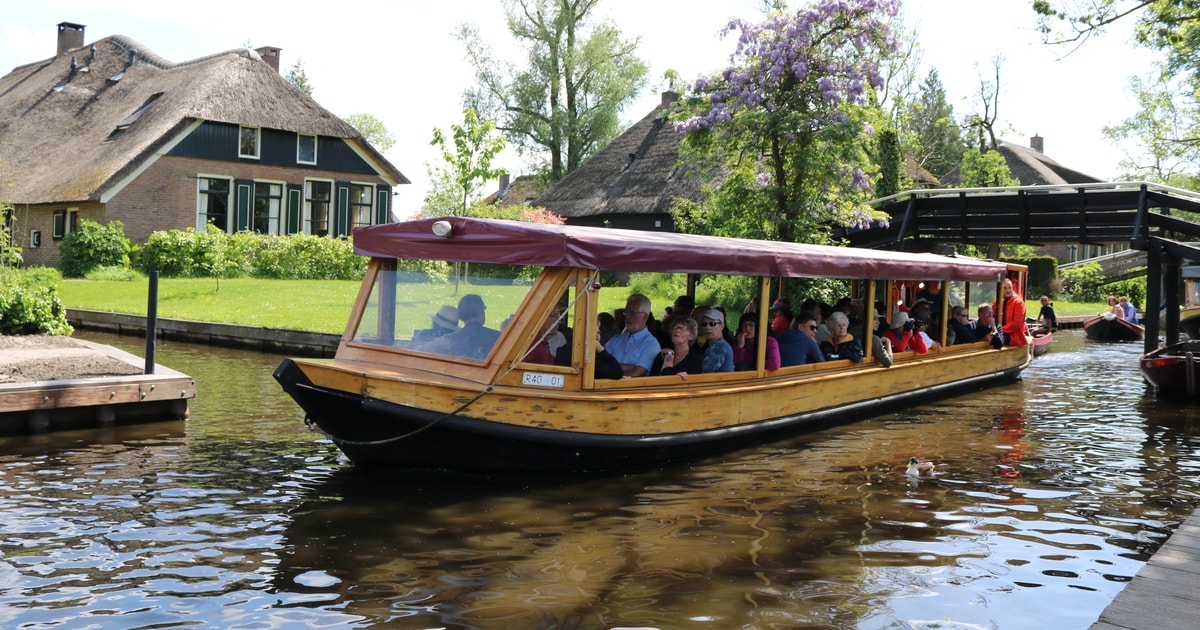 Giethoorn: Village & National Park Canal Cruise with Coffee | GetYourGuide