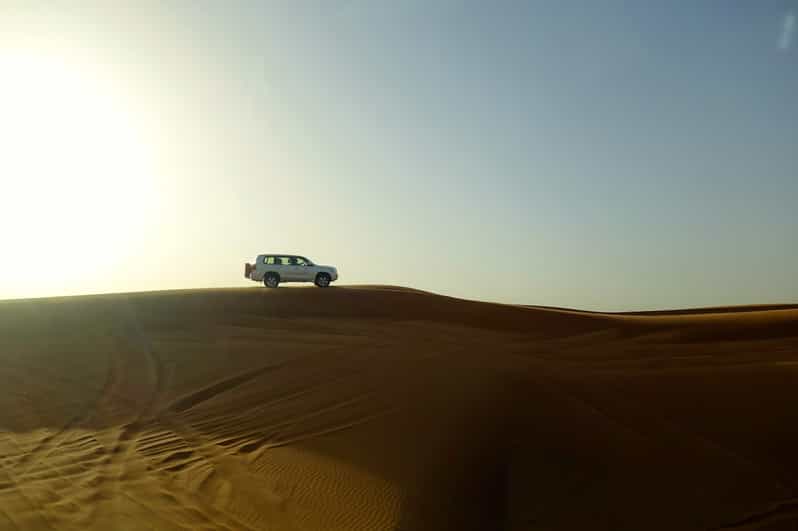 Doha: Amanecer, Dune Bashing, Paseo en Camello y Sand Boarding ...