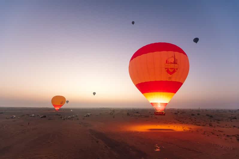 Dubai: Plimbare cu balonul cu aer cald cu plimbare cu cămila și ...