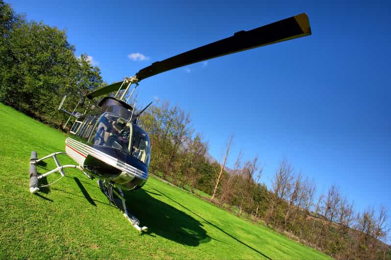 Trebbin: Berlin and Schönhagen Sightseeing Helicopter Flight | GetYourGuide