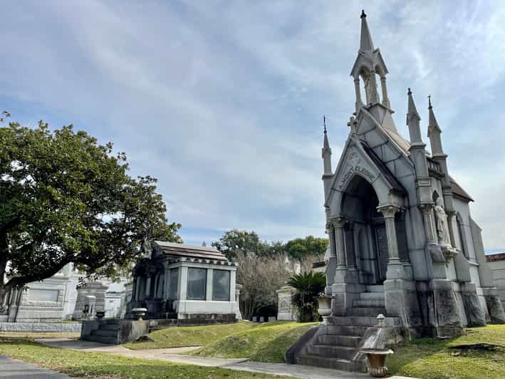 New Orleans: Millionaire’s Tombs of Metairie Cemetery Tour | GetYourGuide