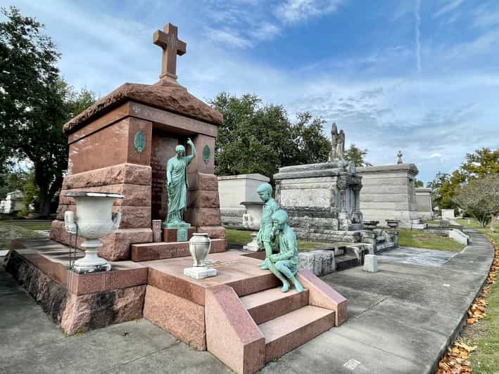 New Orleans: Millionaire's Tombs of Metairie Cemetery Tour | GetYourGuide