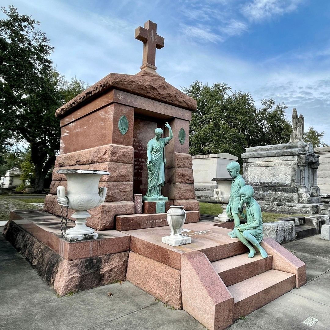 New Orleans: Millionaire’s Tombs of Metairie Cemetery Tour | GetYourGuide
