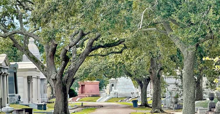 New Orleans: Millionaire’s Tombs of Metairie Cemetery Tour | GetYourGuide