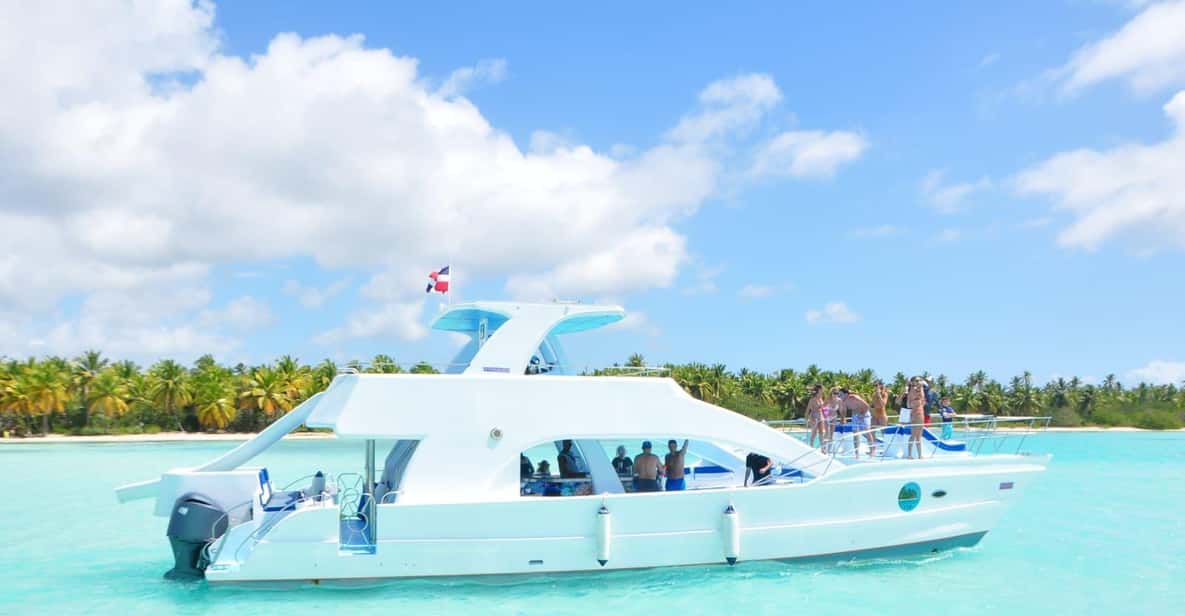 Punta Canából: Cayo Levantado sziget: Bálnafigyelés és Cayo Levantado ...