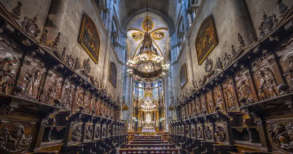 Lugo: Cathedral of Santa Maria Entry Ticket and Audio Guide | GetYourGuide