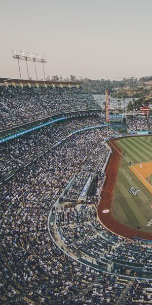 ロサンゼルス：ドジャー スタジアムでの LA ドジャース MLB ゲーム チケット | GetYourGuide