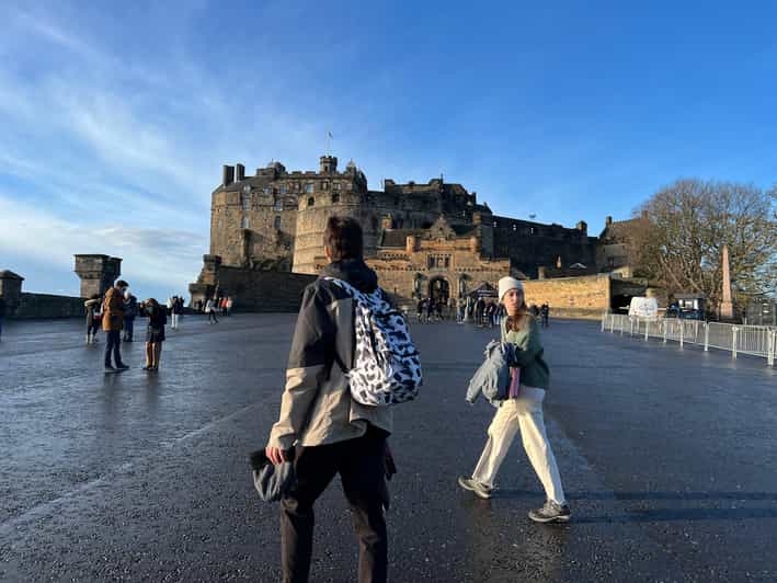 Edinburgh: Private Guided Tour of the Edinburgh Castle | GetYourGuide