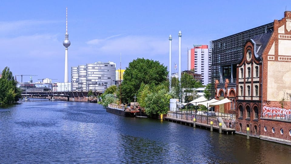 Berlin: Berlin Wall, Self-guided tour with facts & anecdotes | GetYourGuide