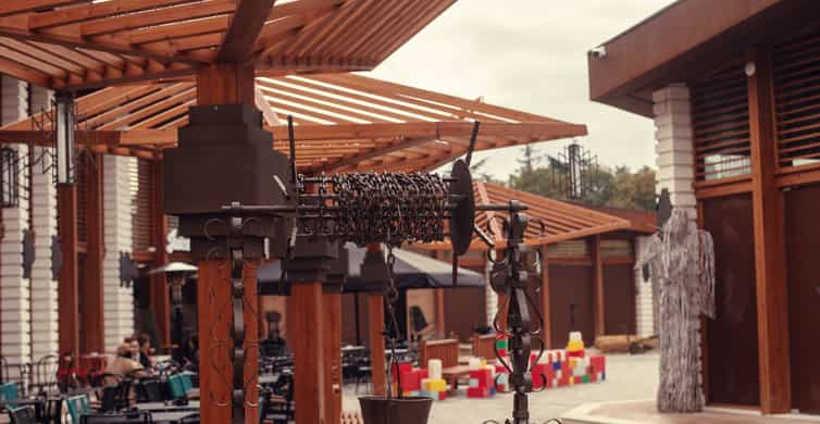 Durres: traditionell albansk matresa | GetYourGuide