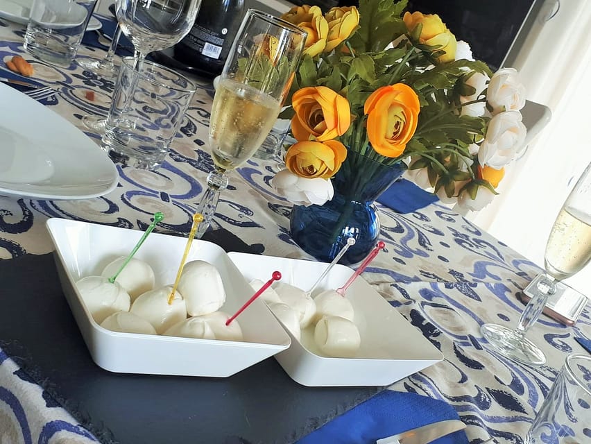 Napoli: pasta fresca con lezione di cucina e pasto d'amore | GetYourGuide