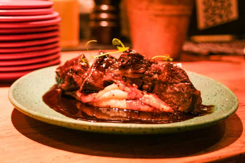Barcelona: El Born/Gothic Quarter Wine and Tapas Bar Tour | GetYourGuide
