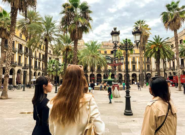Barcelona: Gotische wijk & privétour La Sagrada Familia | GetYourGuide