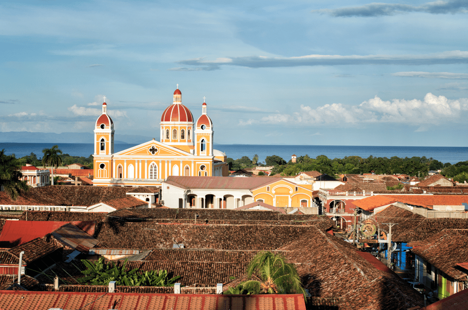 Granada: City Walking Tour and Horse-Drawn Carriage Ride | GetYourGuide