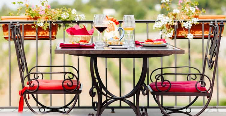 Mount Vesuvius: Vineyard Tour with Wine Tasting and Lunch | GetYourGuide