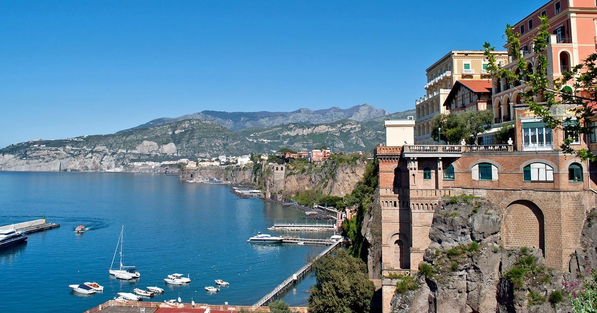 Neapol: całodniowa wycieczka po Sorrento, Positano i Amalfi | GetYourGuide