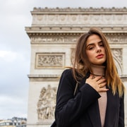 Paris: Professional Photoshoot at the Arc de Triomphe | GetYourGuide