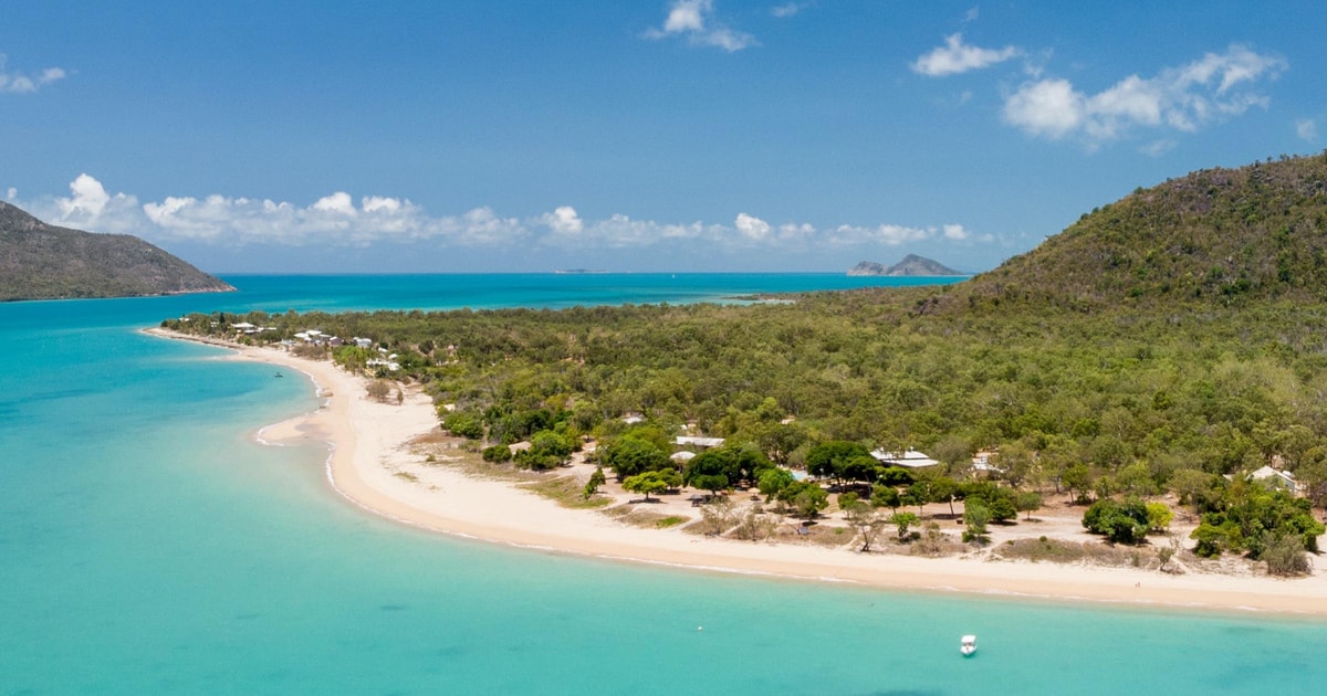 From Airlie Beach: Whitsunday Hinterland and Beach Bus Tour | GetYourGuide