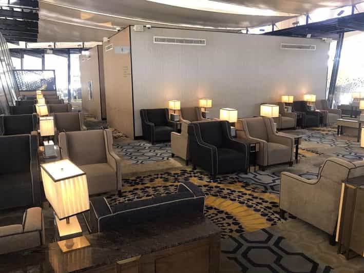 RUH Riyadh: Tillträde till Premium Lounge på King Khalid Airport ...