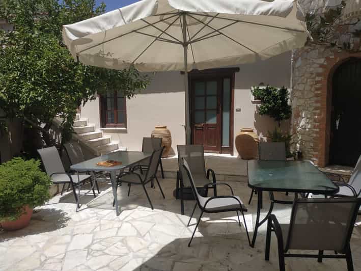 Ξενάγηση στο οινοποιείο της Αθήνας | GetYourGuide