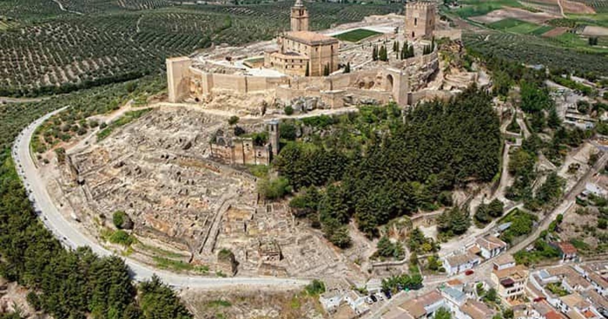 Desde Jaén: Visita a los Castillos de Alcalá la Real y Alcaudete ...