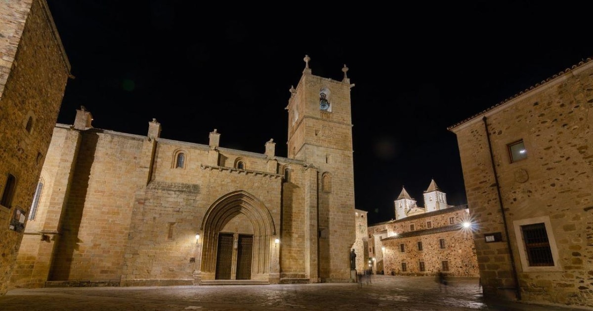 Caceres: Guided Sunset Sightseeing Tour | GetYourGuide