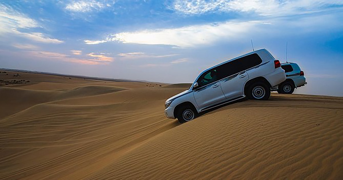 Doha: Woestijnsafari met Dune Bashing en Inland Sea | GetYourGuide