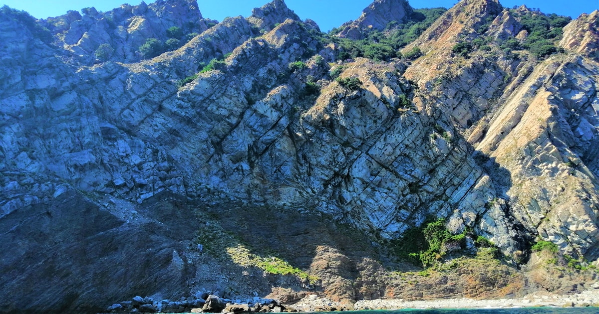 Monterosso al Mare: Kayak and Snorkel Tour to Punta Mesco | GetYourGuide