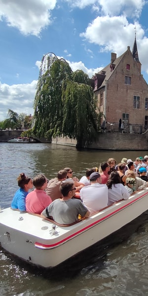 Bruges: Small Group Boat Cruise and Guided Walking Tour | GetYourGuide