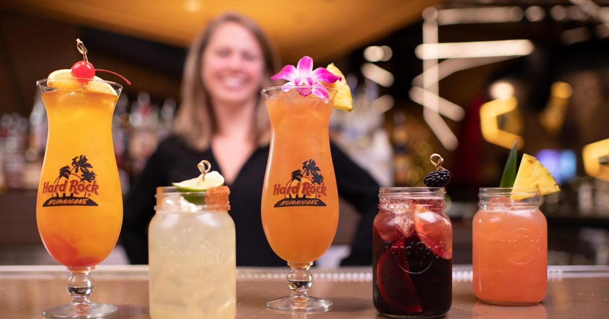 Cancún: Tour nocturno en autobús de fiesta y música en Hard Rock Cafe ...