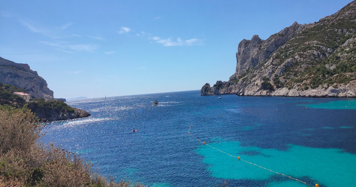 Marseille : Visite privée du centre ville à pied avec croisière ...